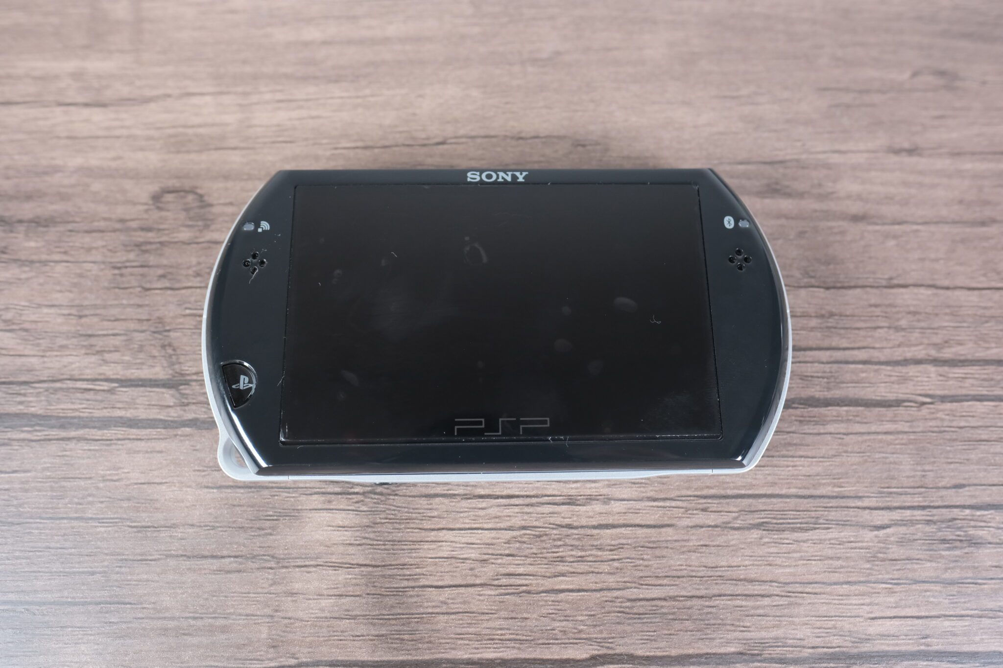 15年越しにPSP goを購入レビュー。2025年でも欲しければ買って損なし | Gadget Nyaa | ガジェットブログ
