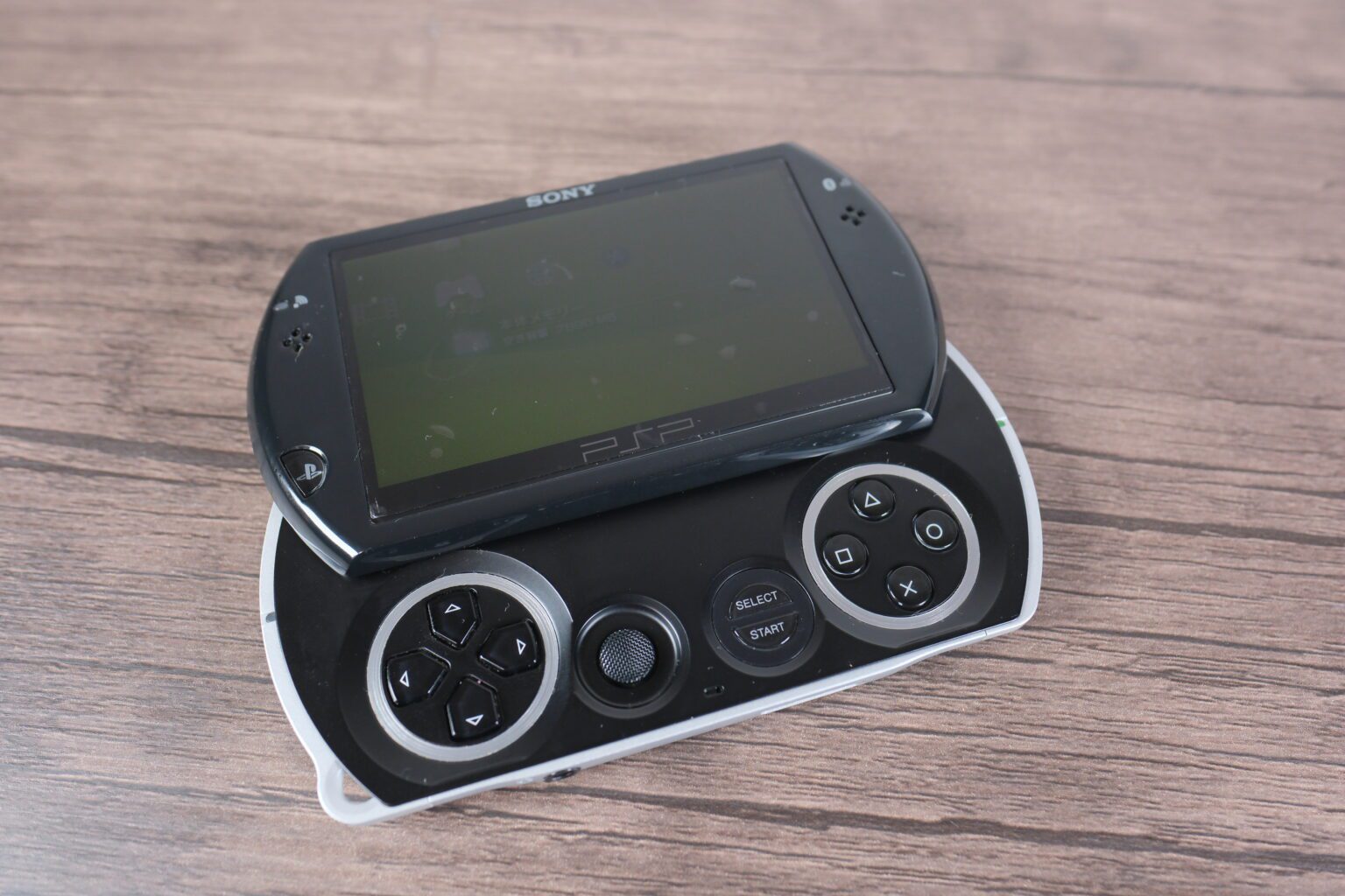 15年越しにPSP goを購入レビュー。2025年でも欲しければ買って損なし | Gadget Nyaa | ガジェットブログ